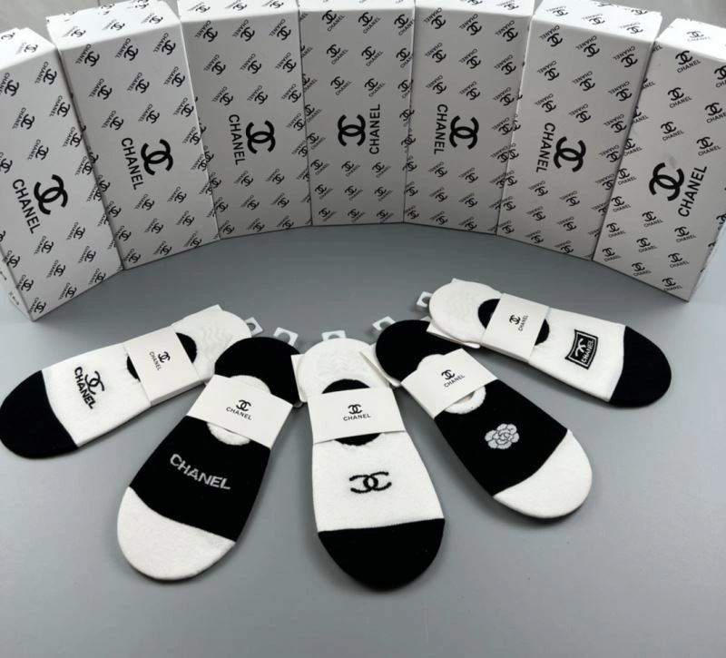 Low-cost Chanel Socks