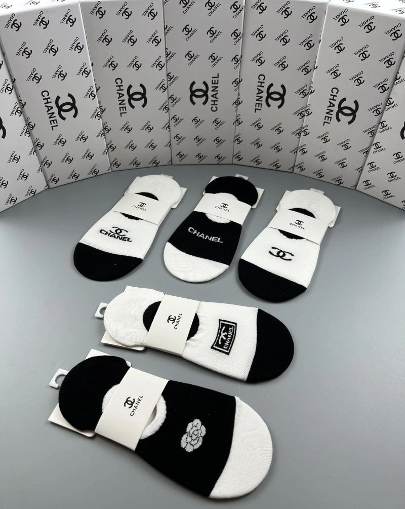 Low-cost Chanel Socks