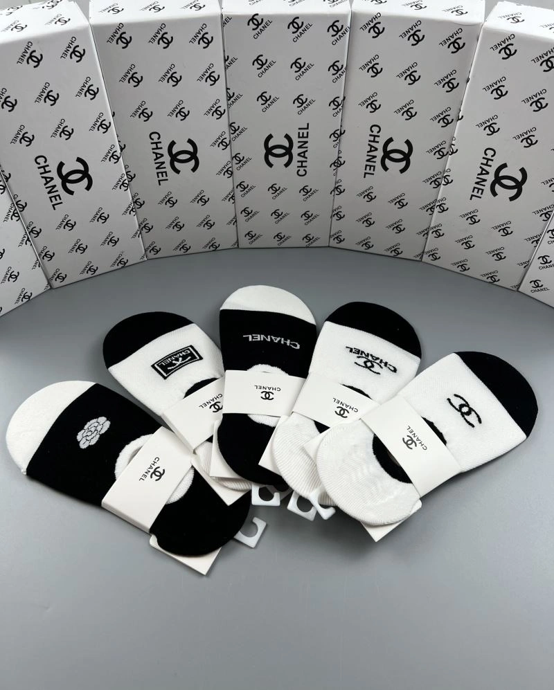 Low-cost Chanel Socks