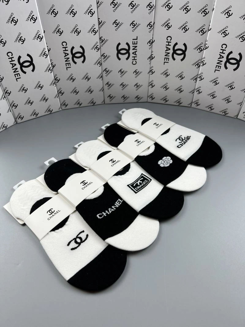 Low-cost Chanel Socks