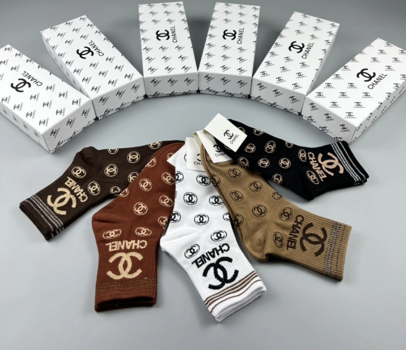 Low-cost Chanel Socks