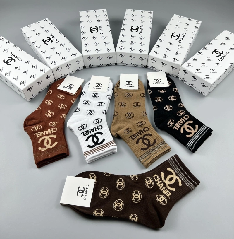 Low-cost Chanel Socks