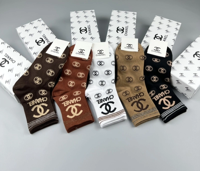Low-cost Chanel Socks