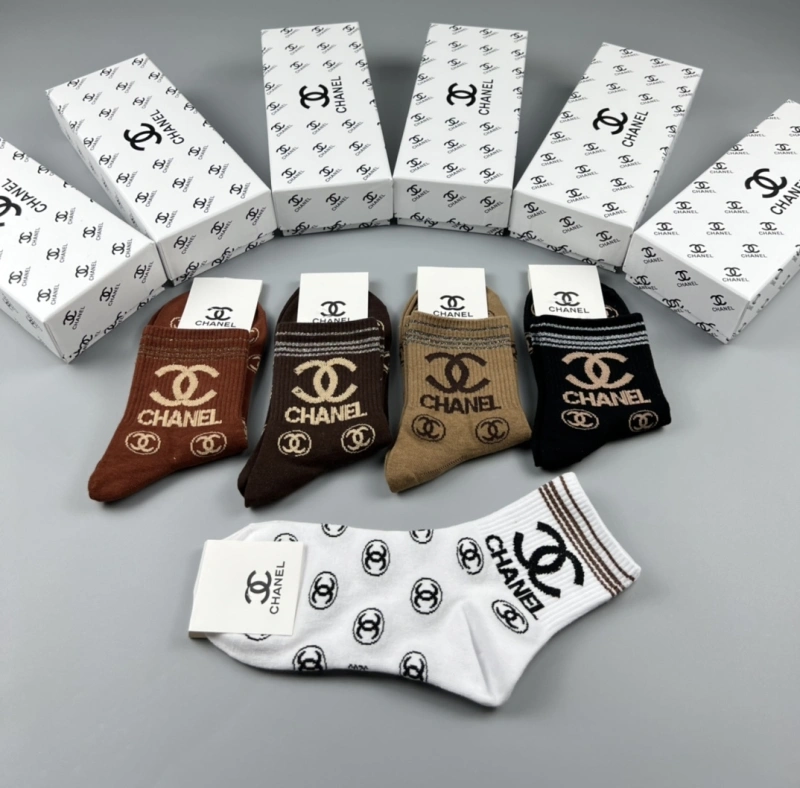 Low-cost Chanel Socks