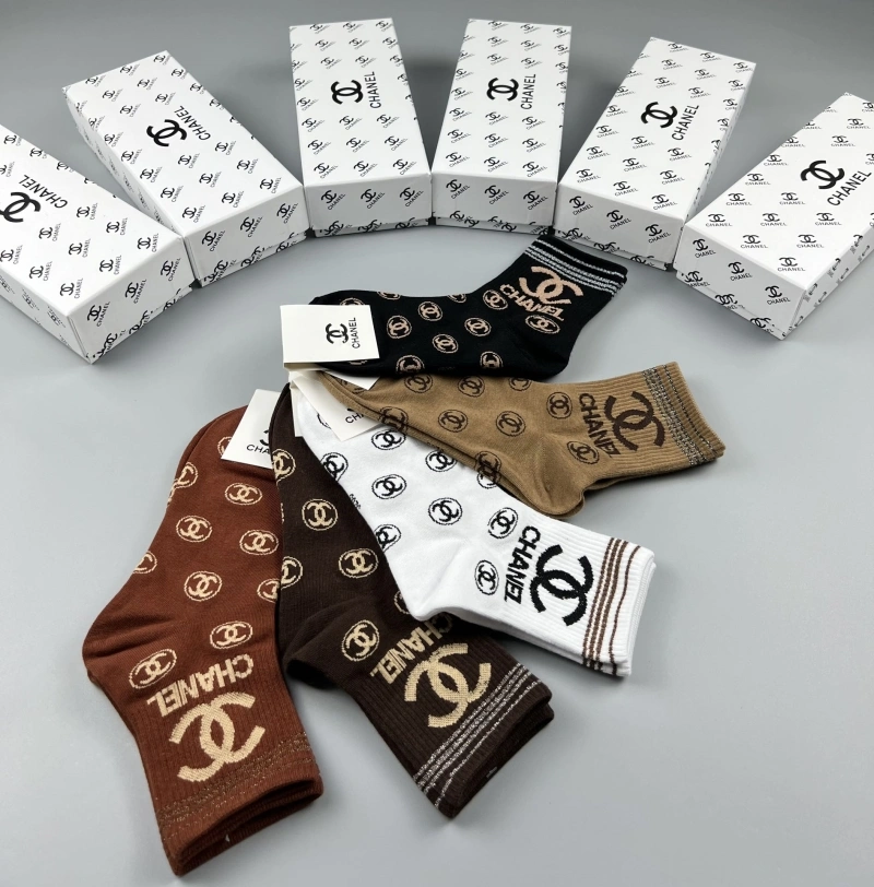 Low-cost Chanel Socks