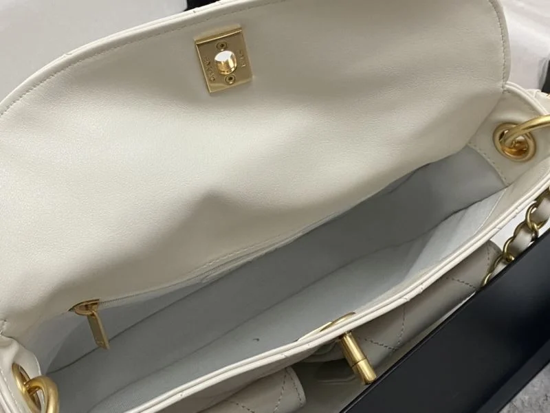 Top mirror Chanel Stachel Bags