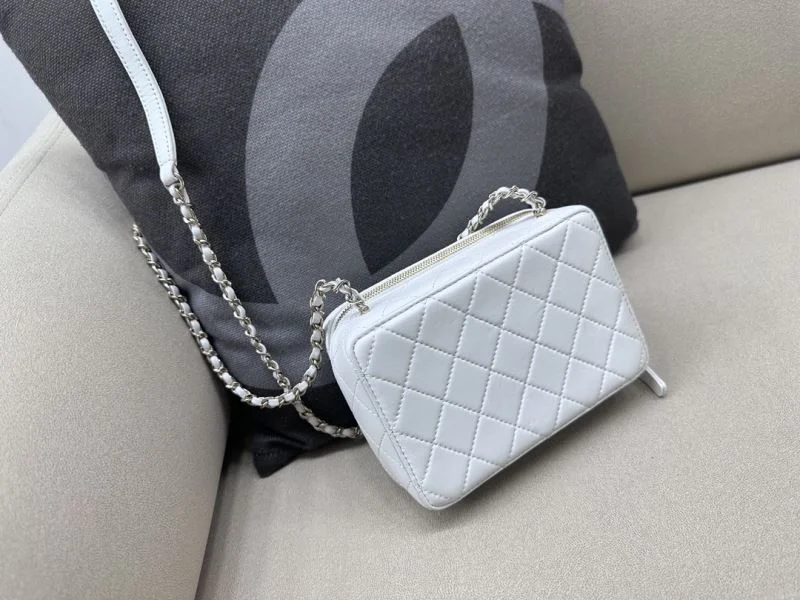 Top mirror Chanel Stachel Bags