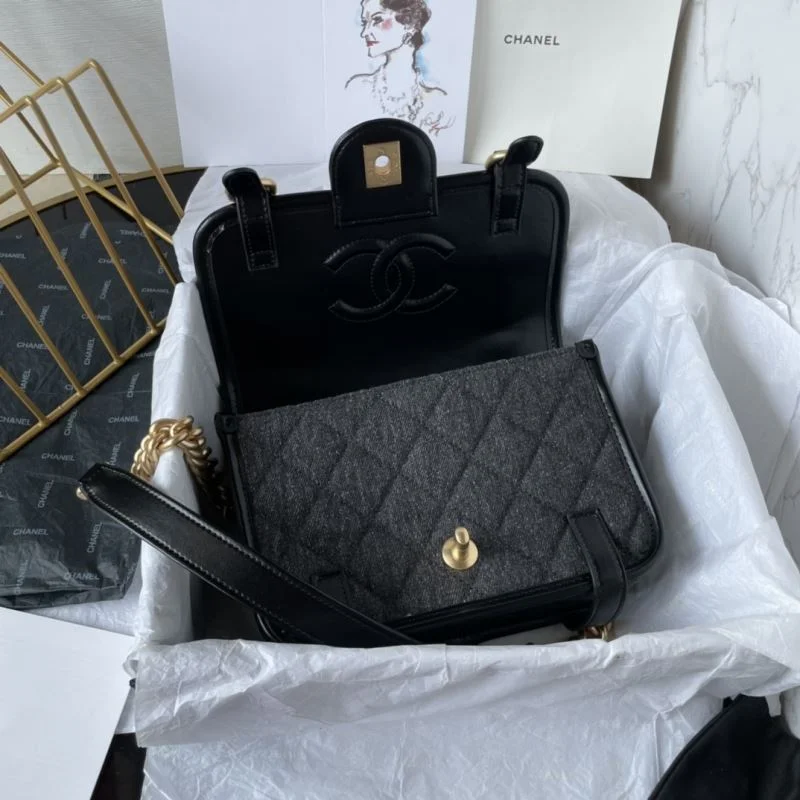 Top match Chanel Stachel Bags
