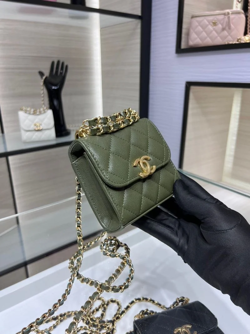 Top mirror Chanel Stachel Bags