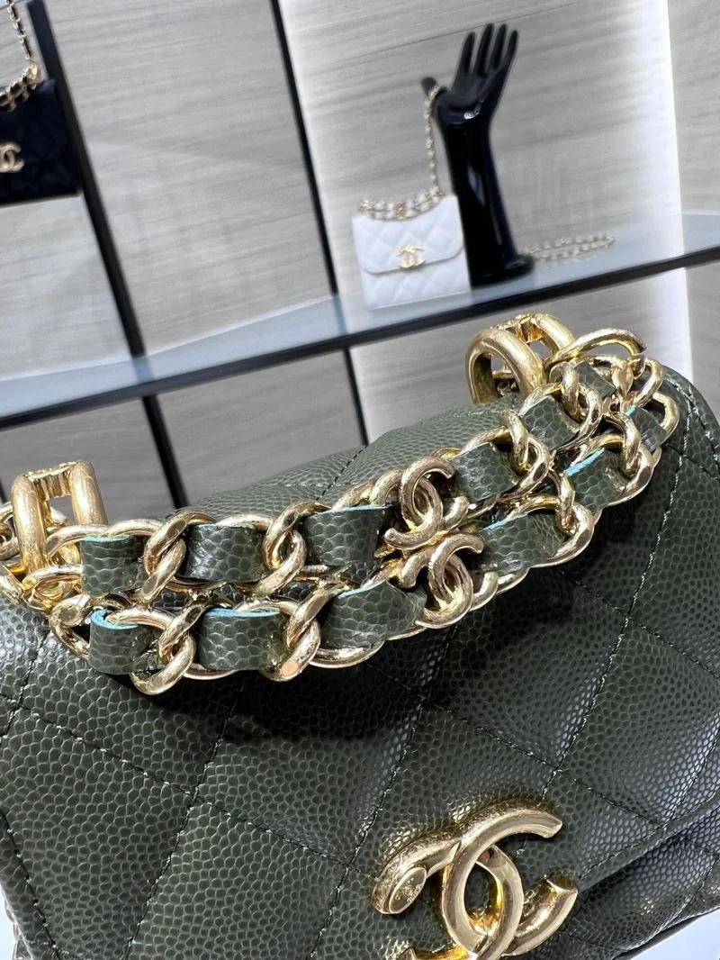 Top mirror Chanel Stachel Bags