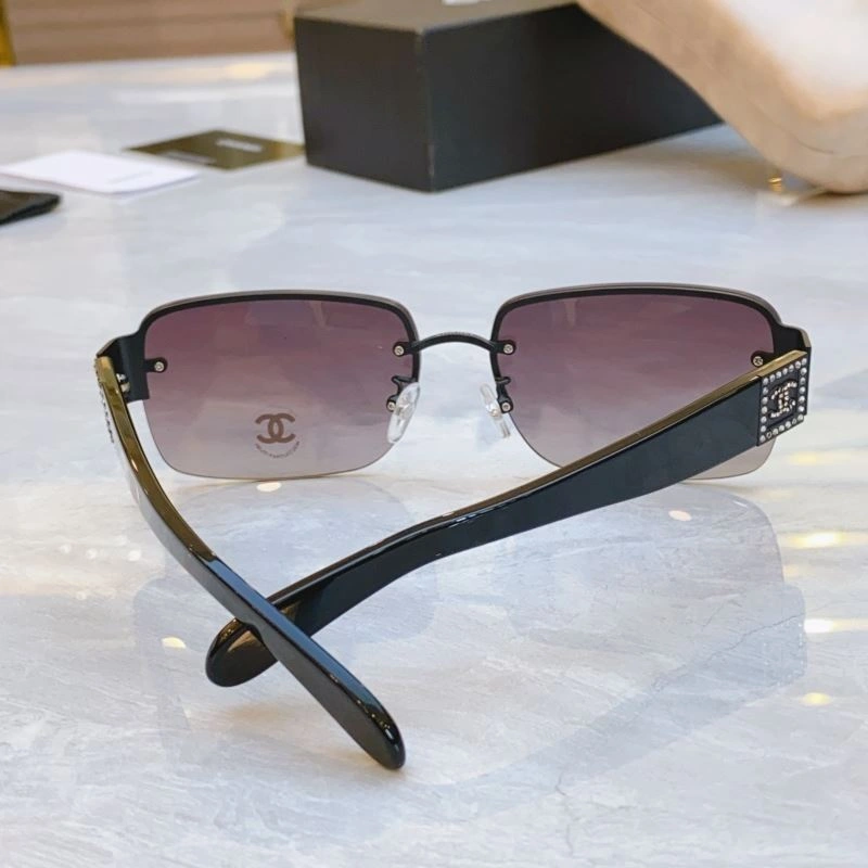 Top match Chanel Sunglasses