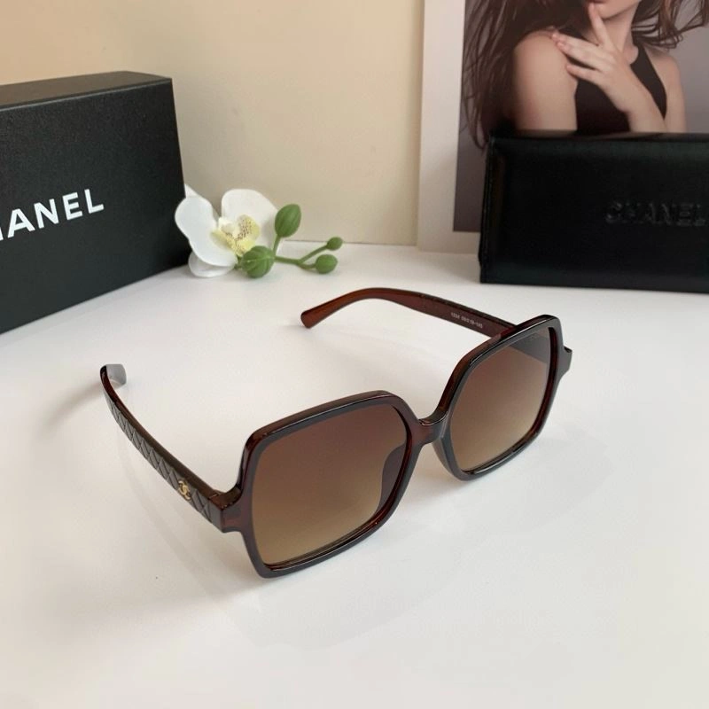 Accurate model Chanel Sunglasses