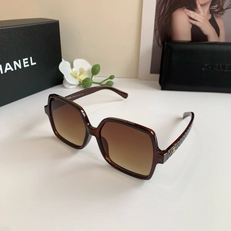 Accurate model Chanel Sunglasses