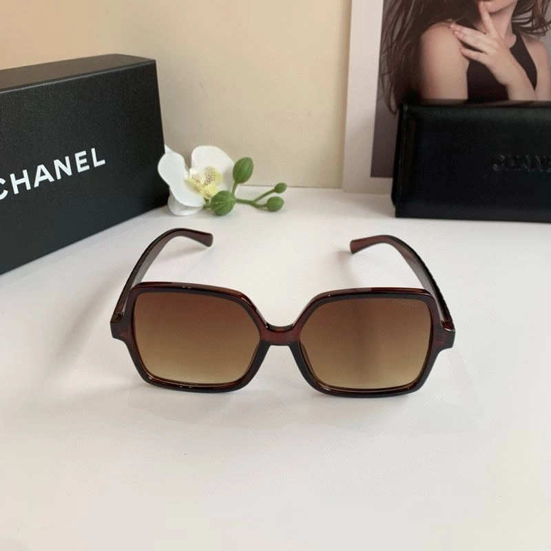 Accurate model Chanel Sunglasses