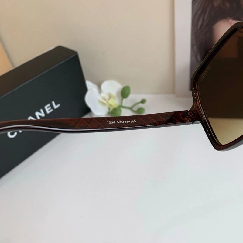 Accurate model Chanel Sunglasses