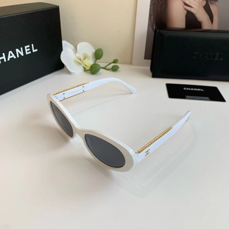 Top mirror Chanel Sunglasses
