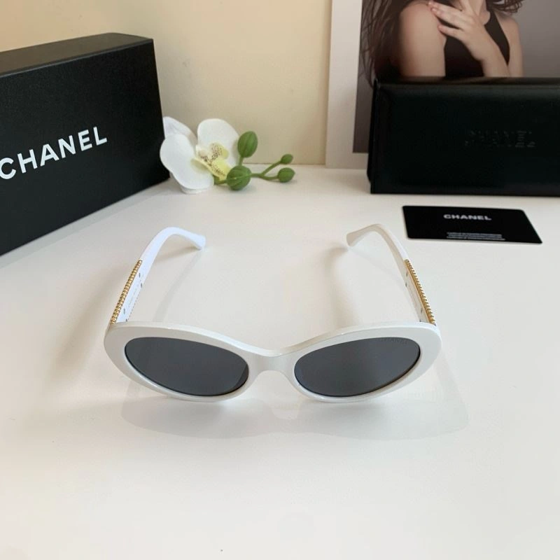 Top mirror Chanel Sunglasses