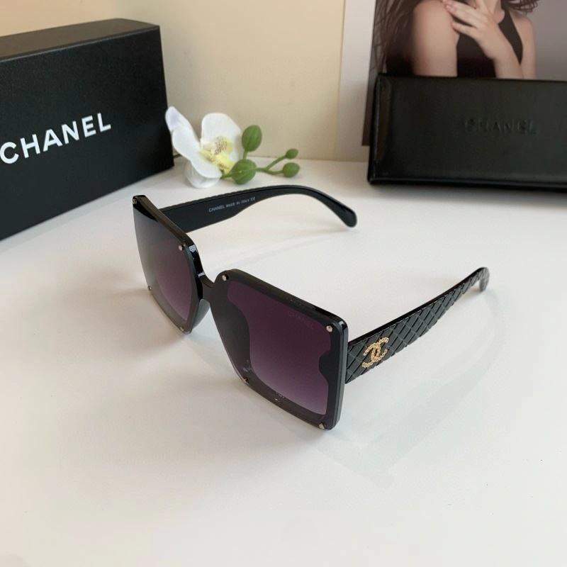 Top mirror Chanel Sunglasses