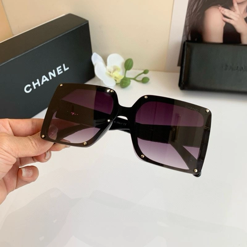 Top mirror Chanel Sunglasses