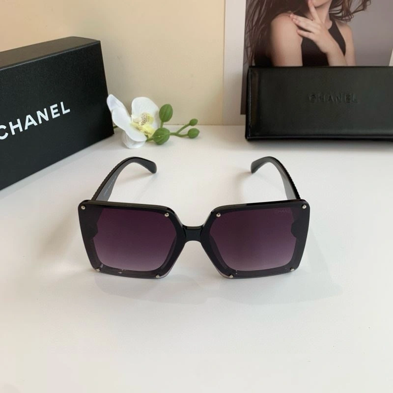Top mirror Chanel Sunglasses