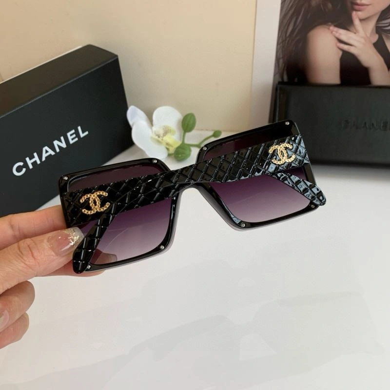 Top mirror Chanel Sunglasses