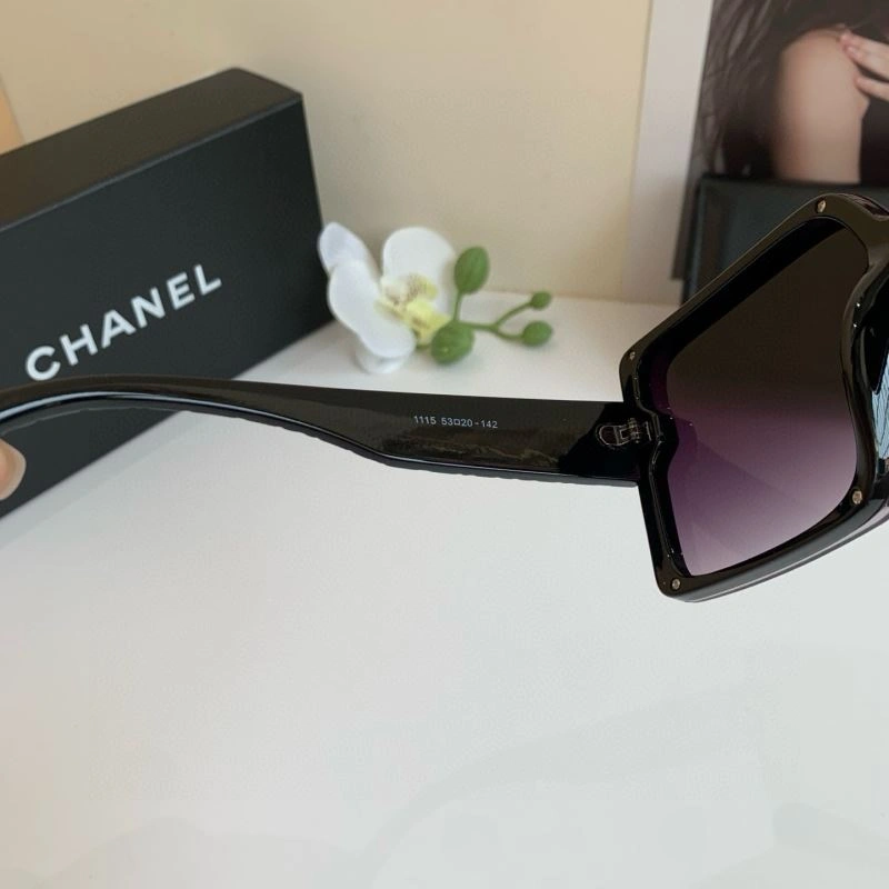 Top mirror Chanel Sunglasses