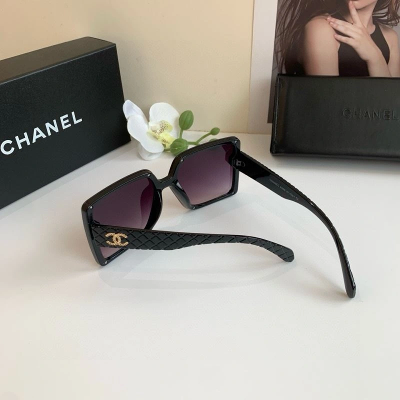 Top mirror Chanel Sunglasses