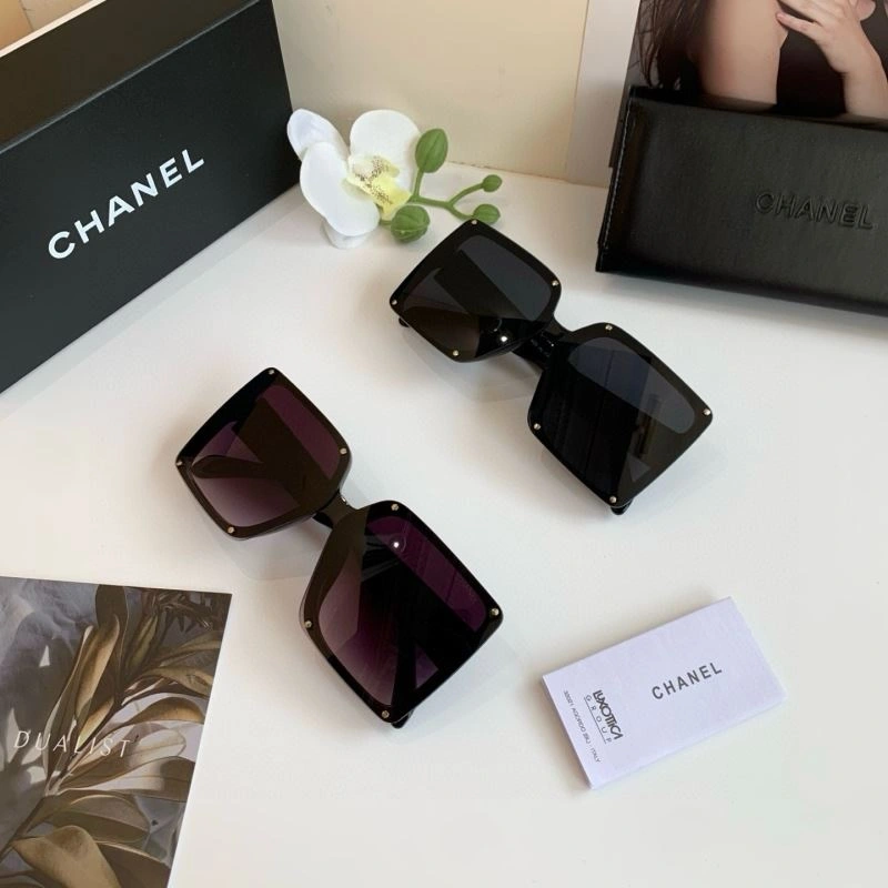 Top mirror Chanel Sunglasses