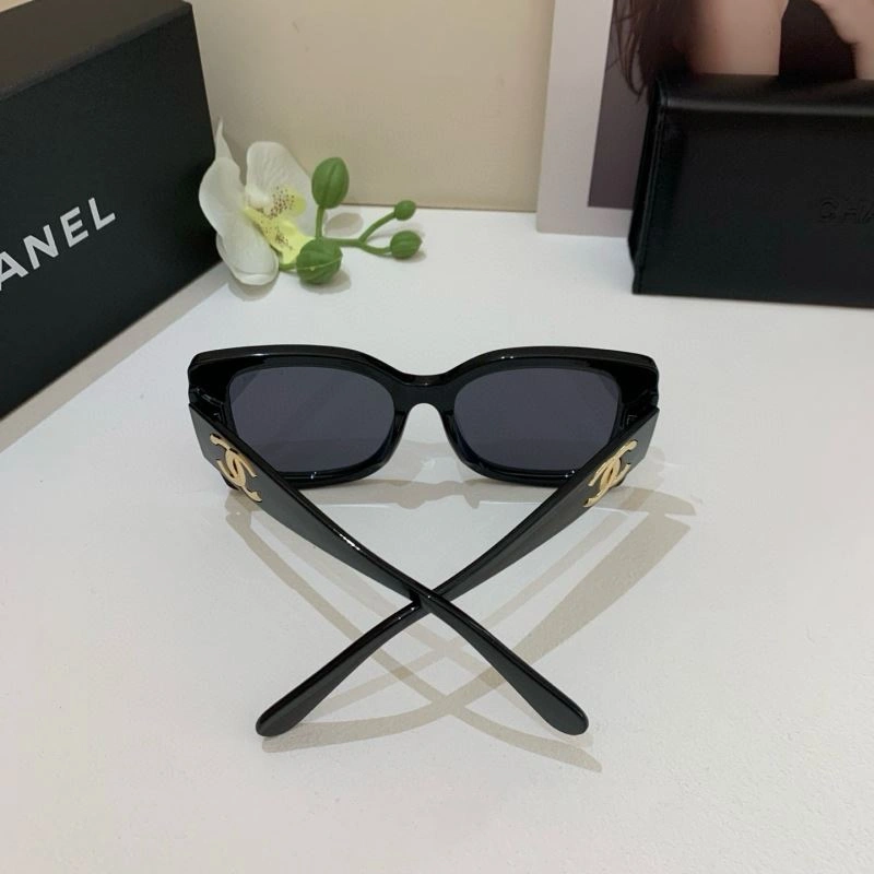 Exact replica Chanel Sunglasses
