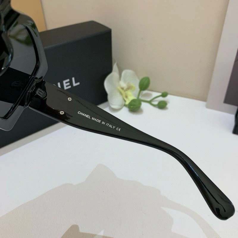 Exact replica Chanel Sunglasses
