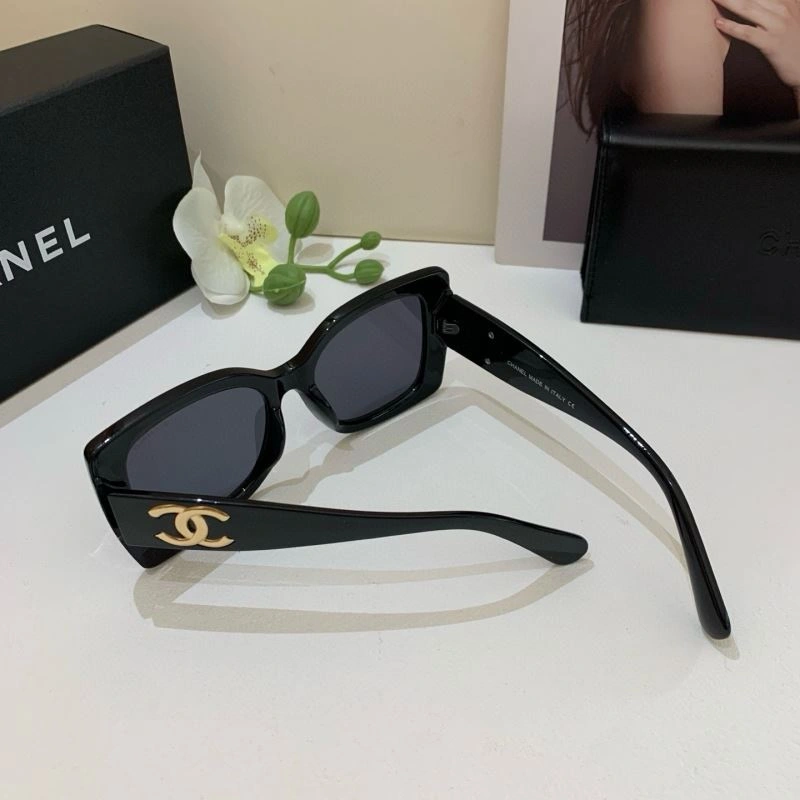 Exact replica Chanel Sunglasses