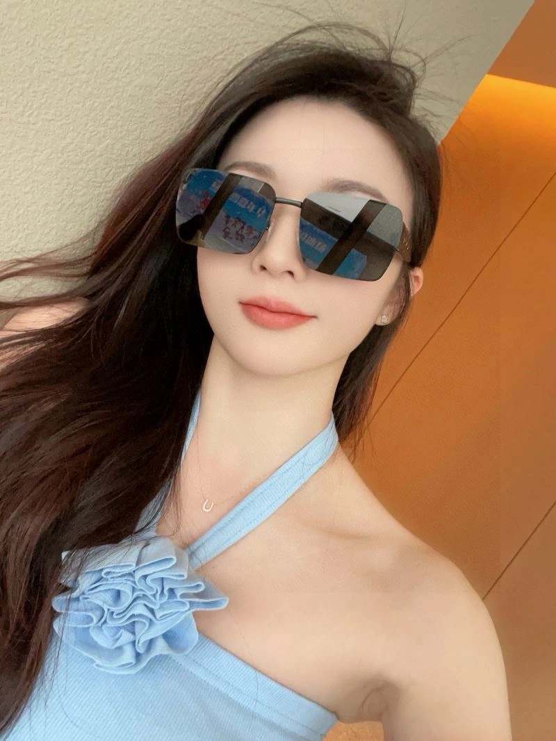 Top match Chanel Sunglasses