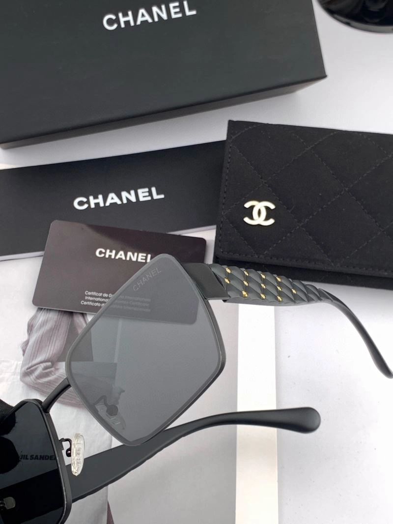 Top match Chanel Sunglasses