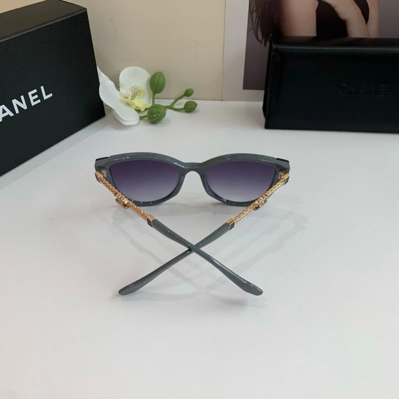 Exact replica Chanel Sunglasses