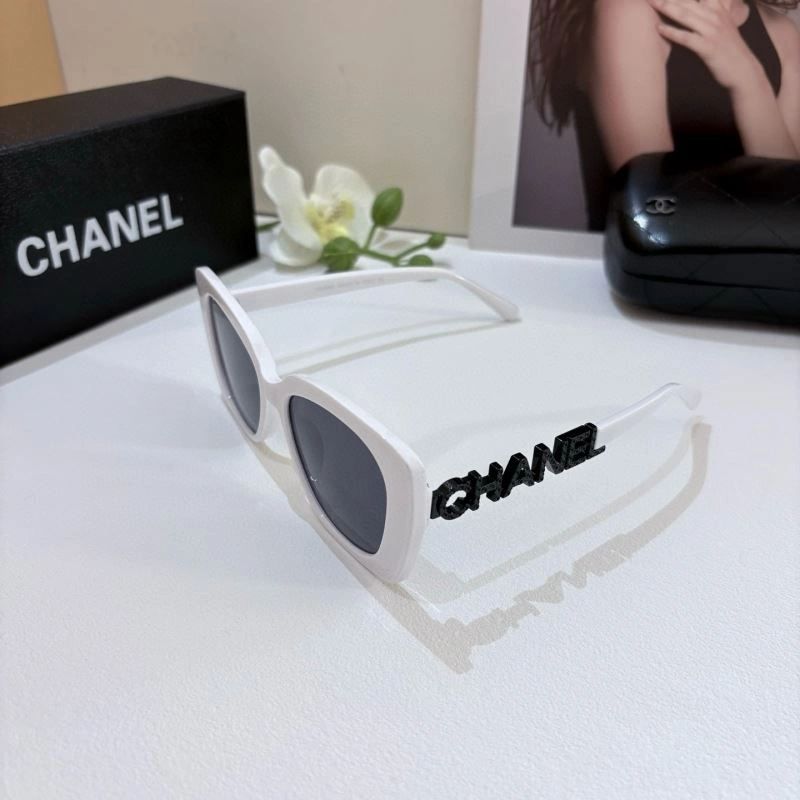 Low-cost Chanel Sunglasses