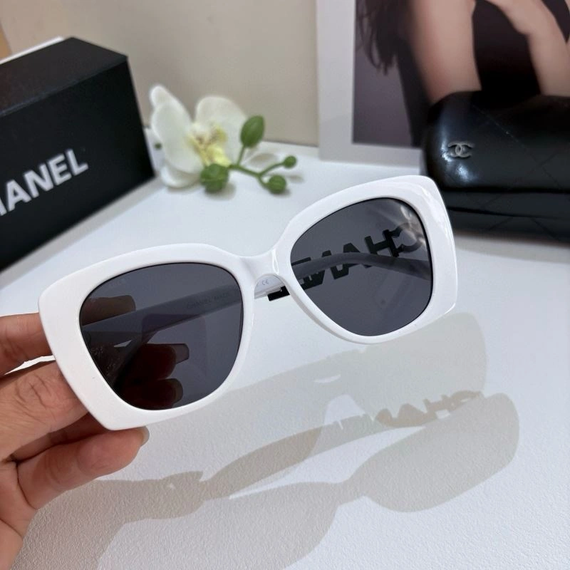 Low-cost Chanel Sunglasses