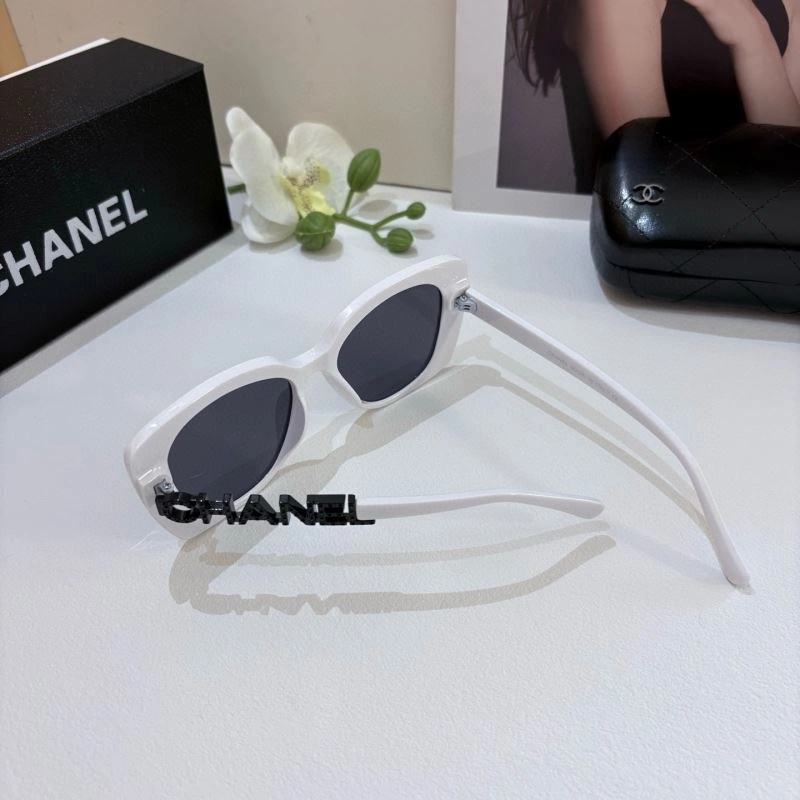 Low-cost Chanel Sunglasses