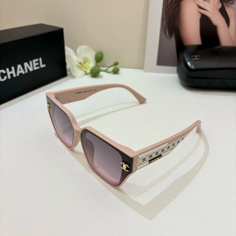 Top mirror Chanel Sunglasses