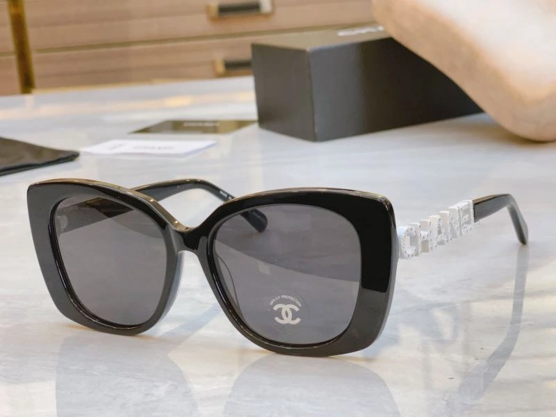 Accurate model Chanel Sunglasses