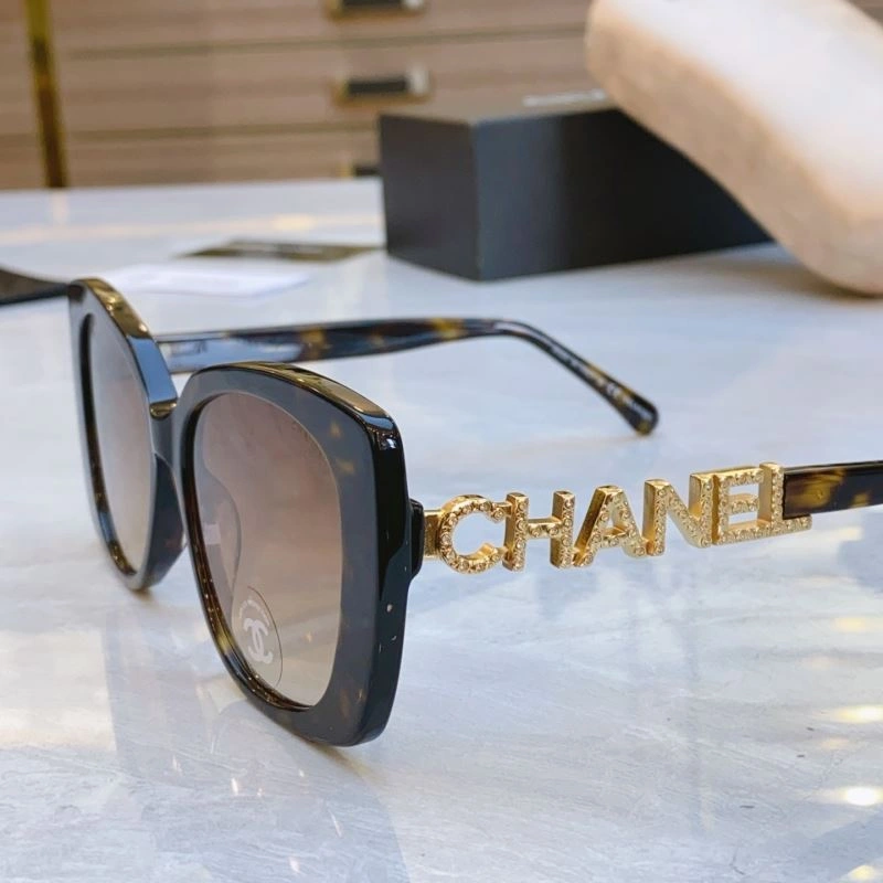Accurate model Chanel Sunglasses