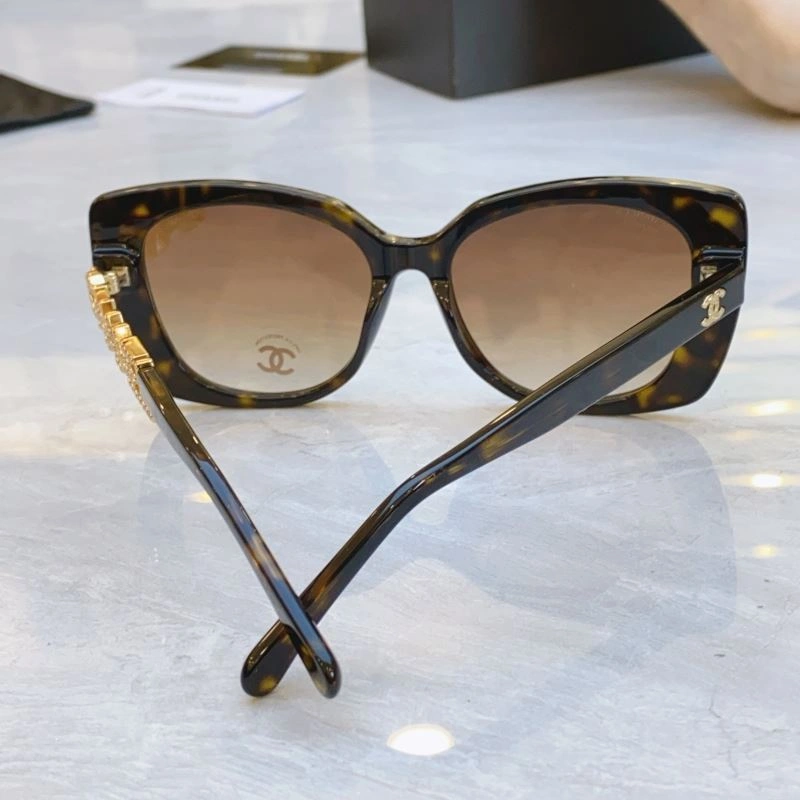 Accurate model Chanel Sunglasses