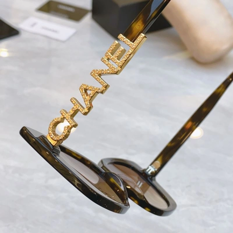 Accurate model Chanel Sunglasses
