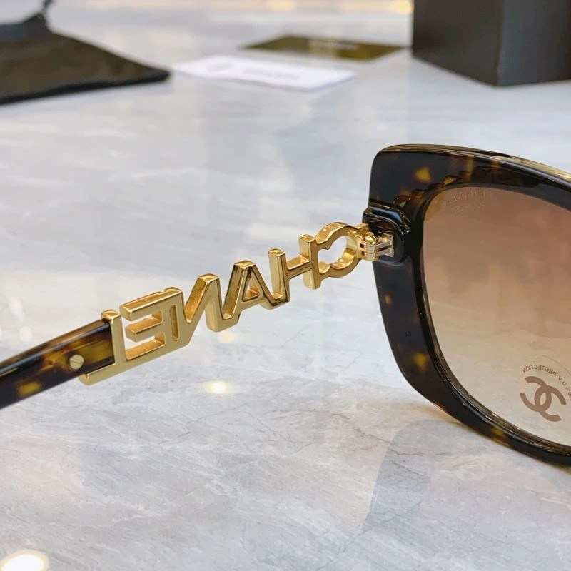 Accurate model Chanel Sunglasses