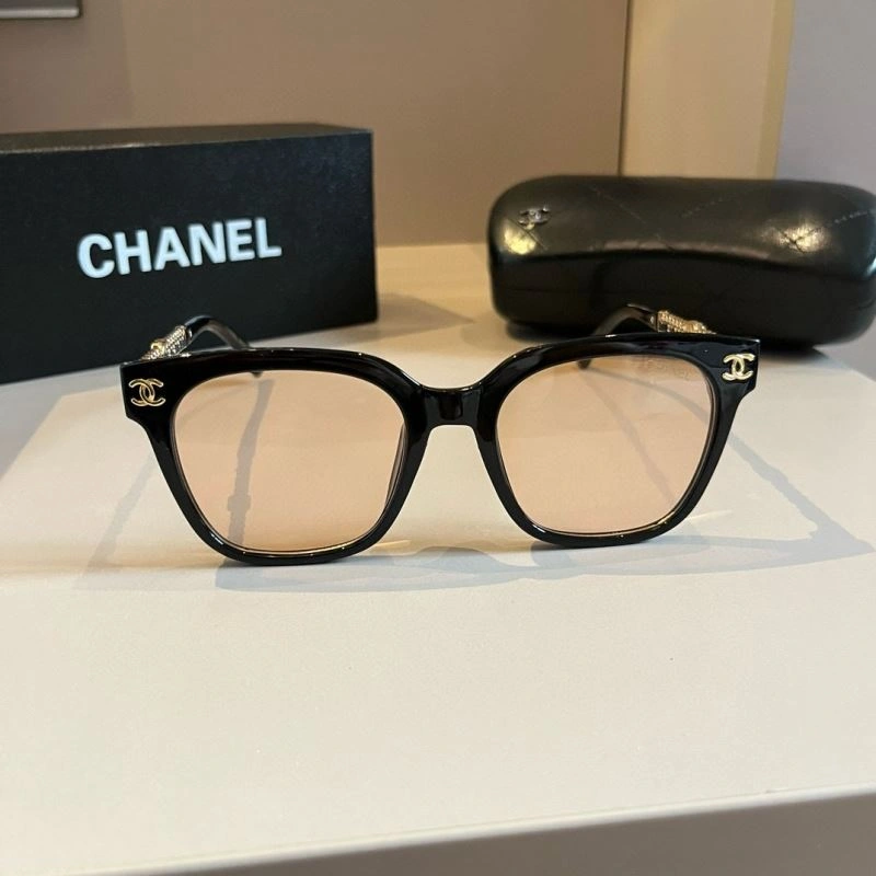 Low-cost Chanel Sunglasses