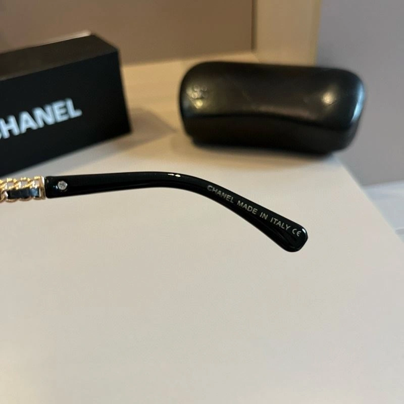 Low-cost Chanel Sunglasses