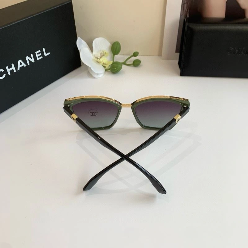 Top mirror Chanel Sunglasses