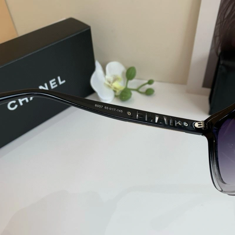 Top match Chanel Sunglasses
