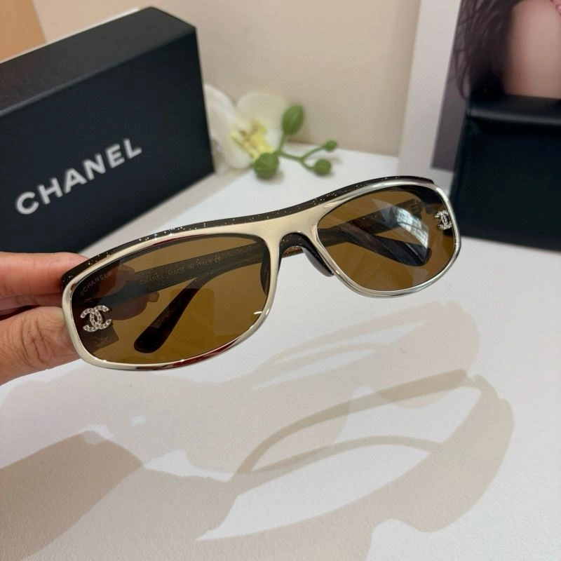 Accurate model Chanel Sunglasses