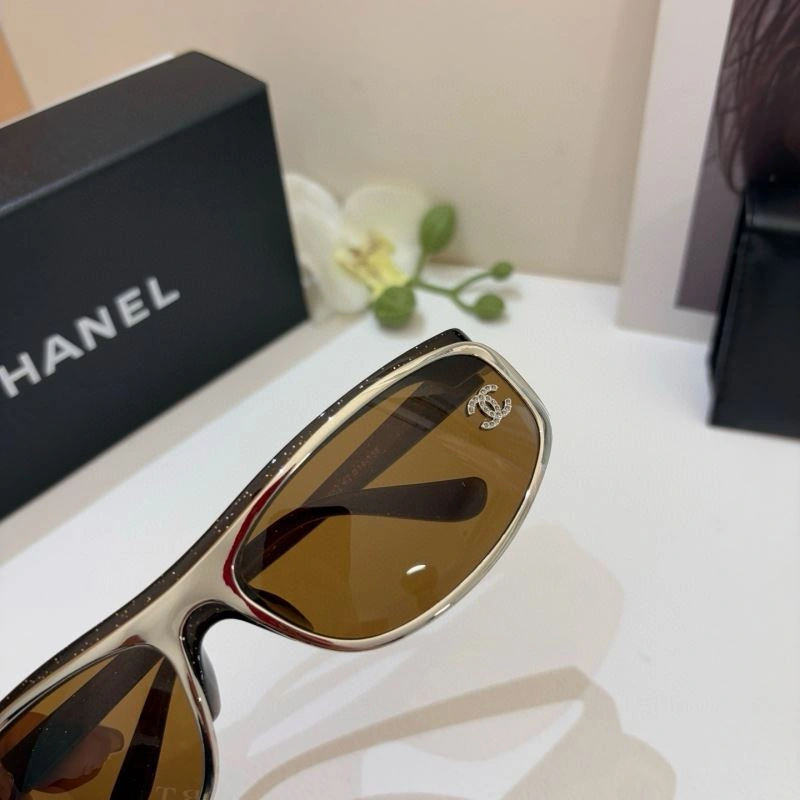 Accurate model Chanel Sunglasses