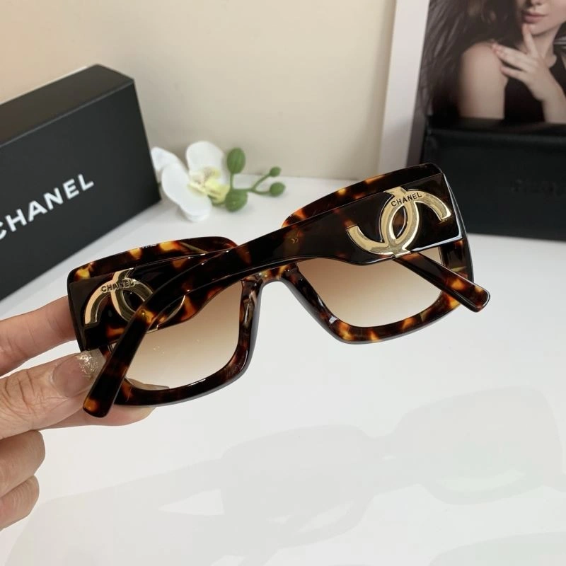 Top mirror Chanel Sunglasses